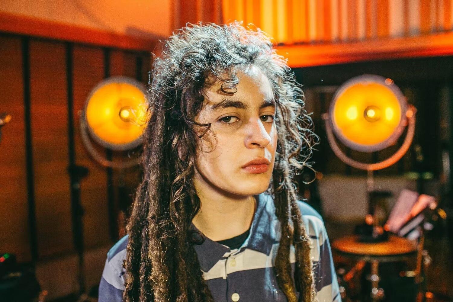 Triz, rapper não binário, fala de sexualidade em disco com participação ...